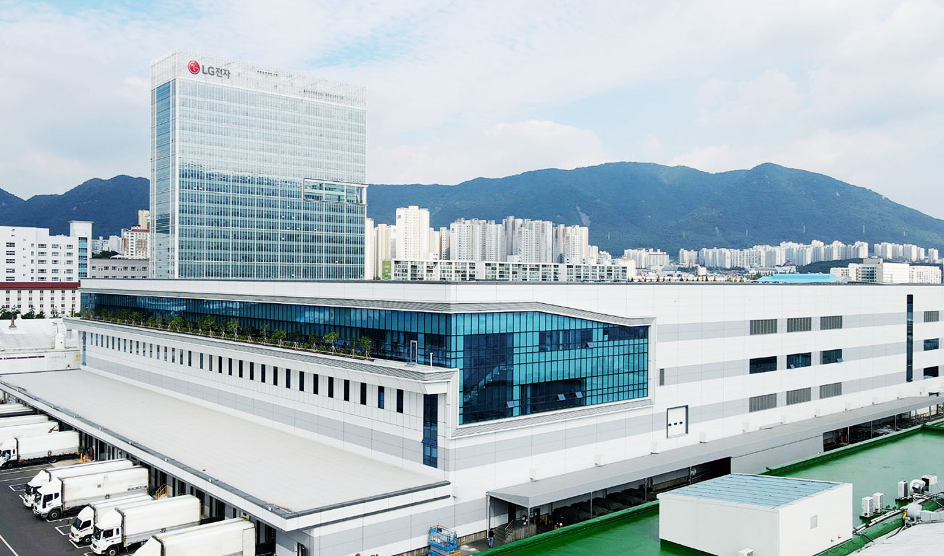 LG Smart Park Tags as Lighthouse Factory by WEF | AEI